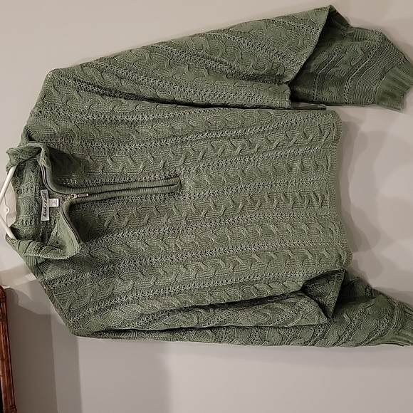 Derek Heart | Sweaters | Derek Heart Crop Sweater | Poshmark